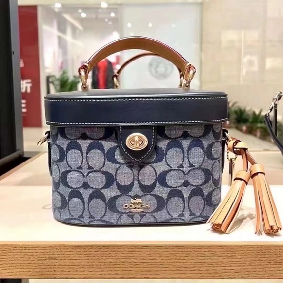 Coach | Bags | Coach Kay Crossbody In Signature Chambray | Poshmark